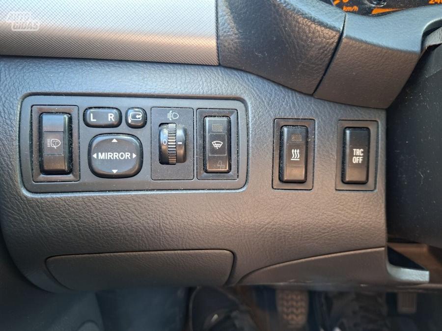 Toyota Avensis 2007 in Siauliai, with an engine capacity of 2.00 L and mileage of 320 thousand km for 2150 €, photo 15 on AUTOMOTO.COM.LV