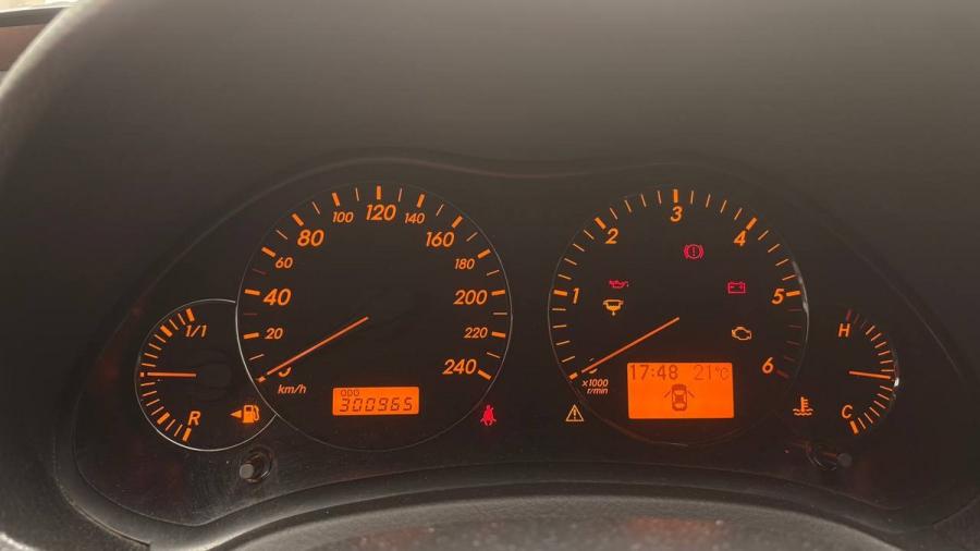 Toyota Avensis 2007 in Tallinn, with an engine capacity of 2.20 L and mileage of 292 thousand km for 2500 €, photo 26 on AUTOMOTO.COM.LV