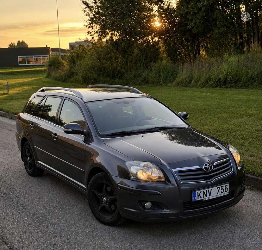 Toyota Avensis 2007 in Vilnius, with an engine capacity of 1.79 L and mileage of 223 thousand km for 1800 €, photo 1 on AUTOMOTO.COM.LV
