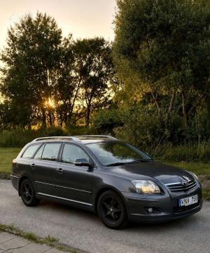 Toyota Avensis 2007 in Vilnius, with an engine capacity of 1.79 L and mileage of 223 thousand km for 1800 €, photo 4 on AUTOMOTO.COM.LV