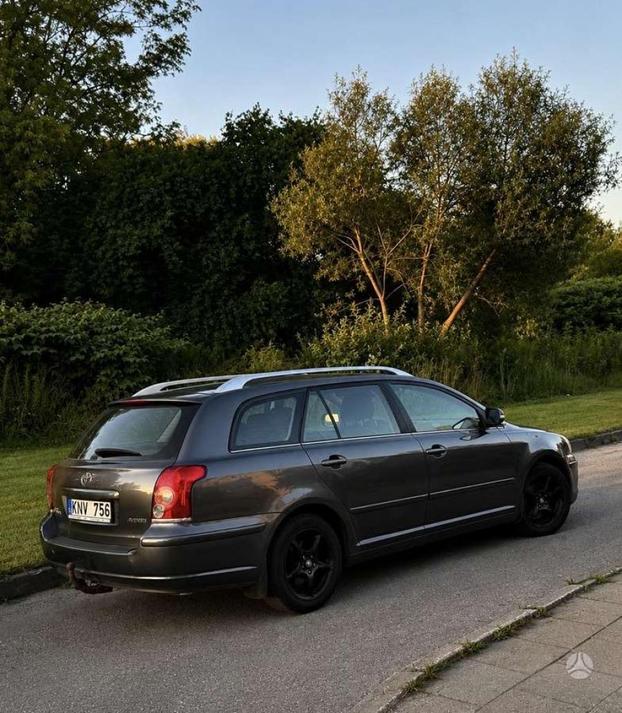 Toyota Avensis 2007 in Vilnius, with an engine capacity of 1.79 L and mileage of 223 thousand km for 1800 €, photo 6 on AUTOMOTO.COM.LV