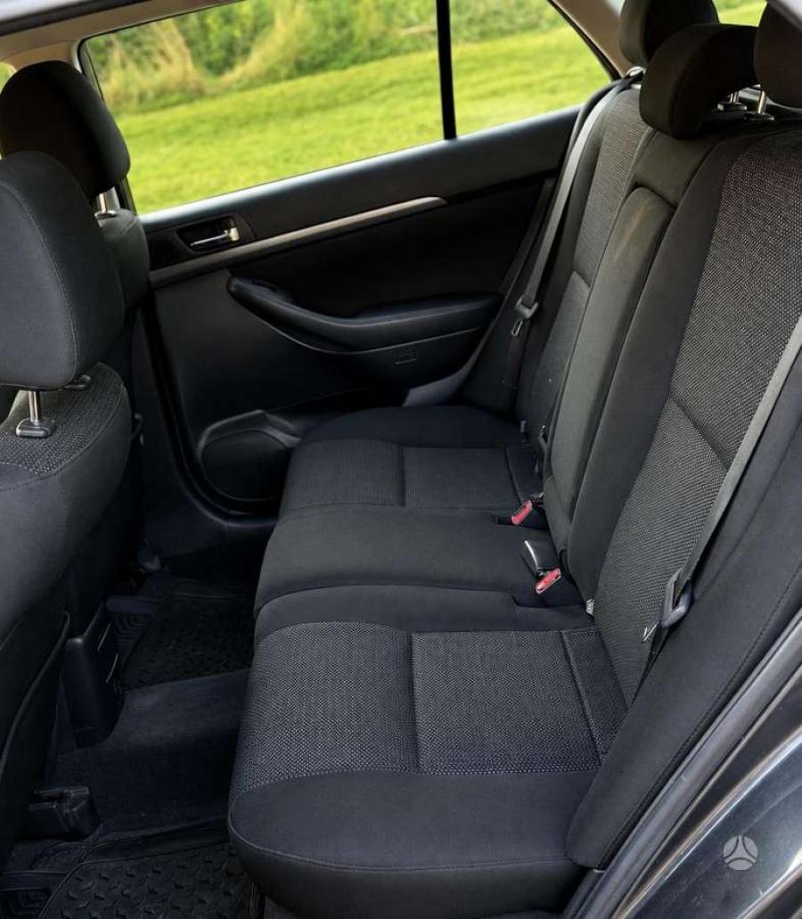 Toyota Avensis 2007 in Vilnius, with an engine capacity of 1.79 L and mileage of 223 thousand km for 1800 €, photo 11 on AUTOMOTO.COM.LV