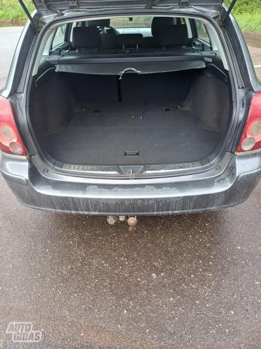 Toyota Avensis 2007 Klaipėda, ar dzinēja tilpumu 2.20 L un nobraukumu 341 tūkst. km par 2000 €, foto 7 vietnē AUTOMOTO.COM.LV