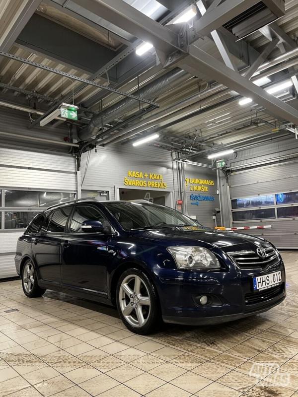 Toyota Avensis 2008 in Vilnius, with an engine capacity of 2.20 L and mileage of 328 thousand km for 2250 €, photo 2 on AUTOMOTO.COM.LV