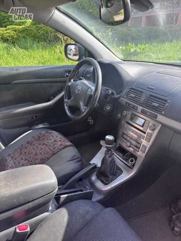 Toyota Avensis 2008 in Vilnius, with an engine capacity of 2.00 L and mileage of 250 thousand km for 1500 €, photo 4 on AUTOMOTO.COM.LV