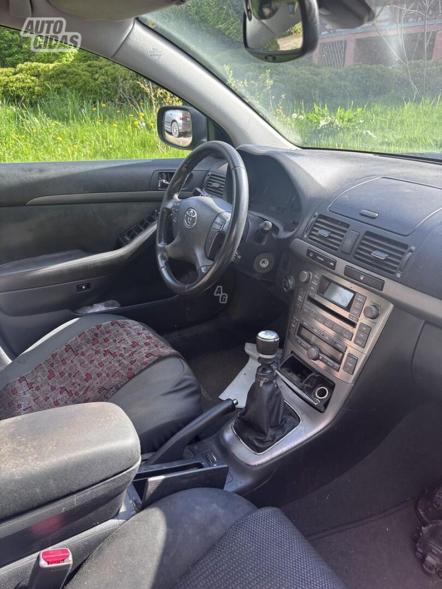 Toyota Avensis 2008 in Vilnius, with an engine capacity of 2.00 L and mileage of 250 thousand km for 1500 €, photo 5 on AUTOMOTO.COM.LV