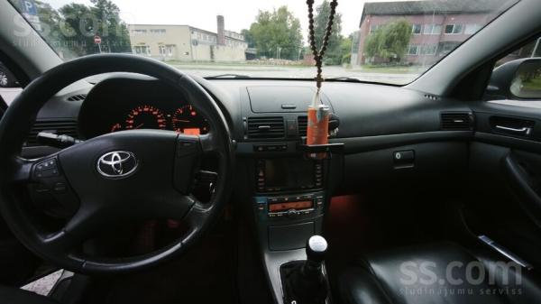 Toyota Avensis 2008 in Valmiera, with an engine capacity of 2.00 L and mileage of 244 thousand km for 1800 €, photo 5 on AUTOMOTO.COM.LV