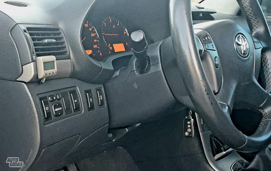 Toyota Avensis 2008 Viļņa, ar dzinēja tilpumu 2.20 L un nobraukumu 300 tūkst. km par 1650 €, foto 8 vietnē AUTOMOTO.COM.LV