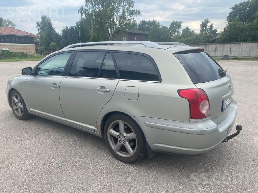 Toyota Avensis 2008 in Riga, with an engine capacity of 2.20 L and mileage of 348 thousand km for 2100 €, photo 4 on AUTOMOTO.COM.LV