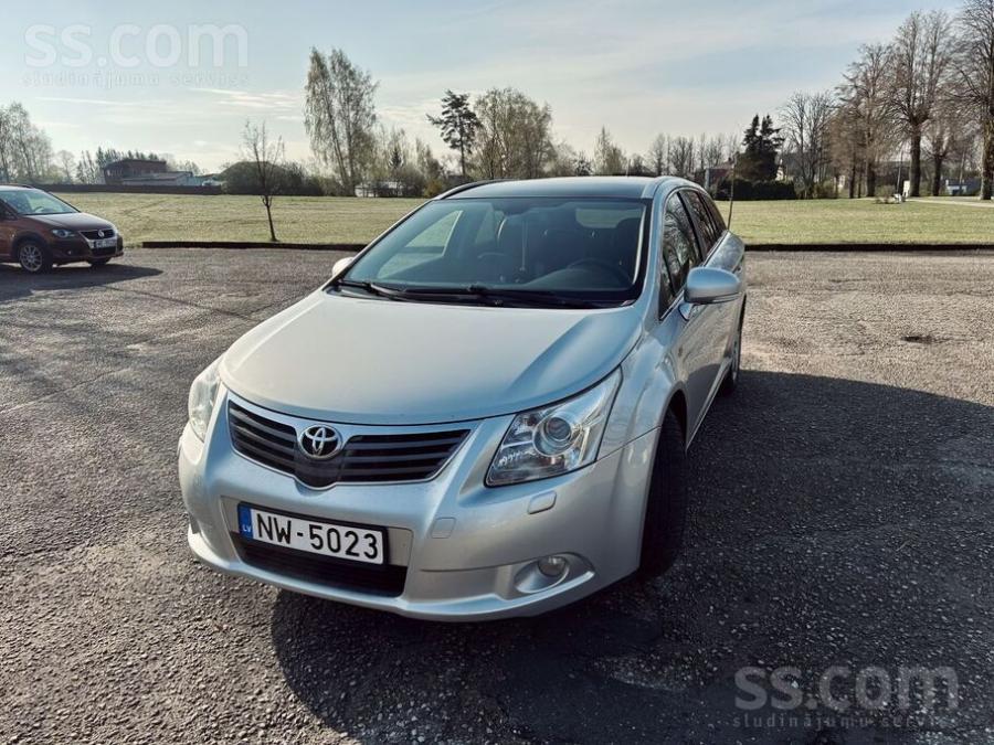 Toyota Avensis 2009 in Riga, with an engine capacity of 2.20 L and mileage of 370 thousand km for 13900 €, photo 1 on AUTOMOTO.COM.LV