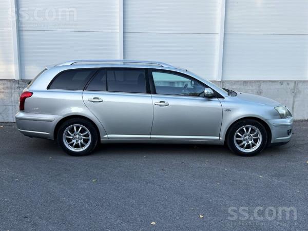 Toyota Avensis 2009 in Riga, with an engine capacity of 2.20 L and mileage of 266 thousand km for 2994 €, photo 5 on AUTOMOTO.COM.LV