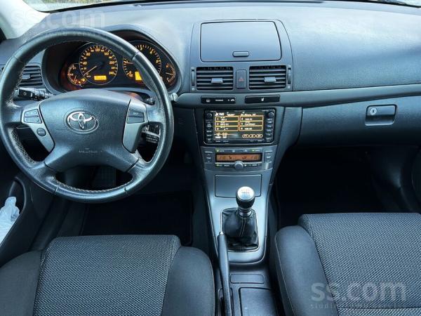 Toyota Avensis 2009 in Riga, with an engine capacity of 2.20 L and mileage of 266 thousand km for 2994 €, photo 7 on AUTOMOTO.COM.LV