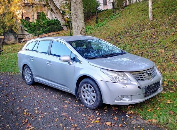 Toyota Avensis 2009 in Riga, with an engine capacity of 1.80 L and mileage of 370 thousand km for 1000 €, photo 1 on AUTOMOTO.COM.LV