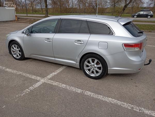 Toyota Avensis 2009 in Kaunas, with an engine capacity of 2.20 L and mileage of 319 thousand km for 1450 €, photo 1 on AUTOMOTO.COM.LV