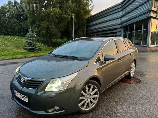 Toyota Avensis 2009 in Riga, with an engine capacity of 2.20 L and mileage of 299 thousand km for 5100 €, photo 2 on AUTOMOTO.COM.LV