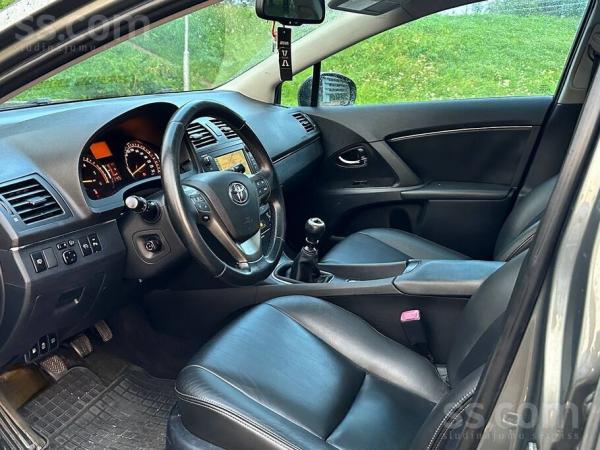 Toyota Avensis 2009 in Riga, with an engine capacity of 2.20 L and mileage of 299 thousand km for 5100 €, photo 6 on AUTOMOTO.COM.LV