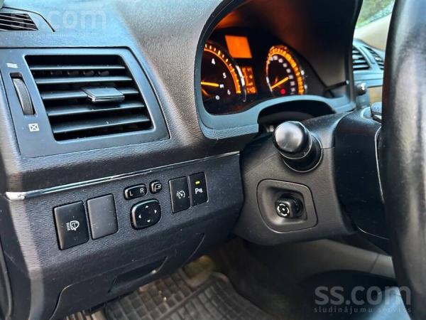 Toyota Avensis 2009 in Riga, with an engine capacity of 2.20 L and mileage of 299 thousand km for 5100 €, photo 7 on AUTOMOTO.COM.LV