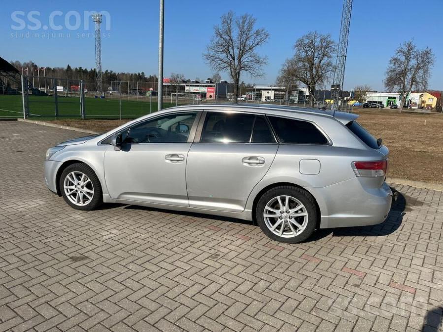 Toyota Avensis 2010 Valmiera, ar dzinēja tilpumu 2.20 L un nobraukumu 220 tūkst. km par 1690 €, foto 3 vietnē AUTOMOTO.COM.LV
