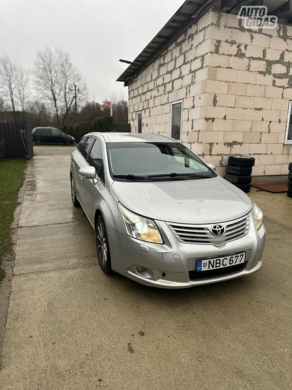 Toyota Avensis 2010 in Alytus, with an engine capacity of 2.20 L and mileage of 360 thousand km for 3500 €, photo 2 on AUTOMOTO.COM.LV