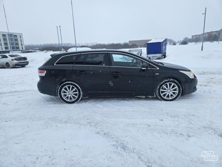 Toyota Avensis 2010 in Gargzdai, with an engine capacity of 2.20 L and mileage of 315 thousand km for 2999 €, photo 8 on AUTOMOTO.COM.LV