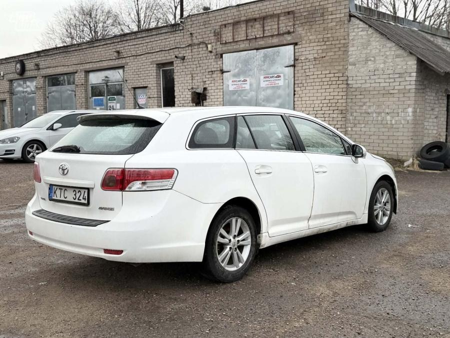 Toyota Avensis 2010 in Silute, with an engine capacity of 2.00 L and mileage of 400 thousand km for 1999 €, photo 6 on AUTOMOTO.COM.LV