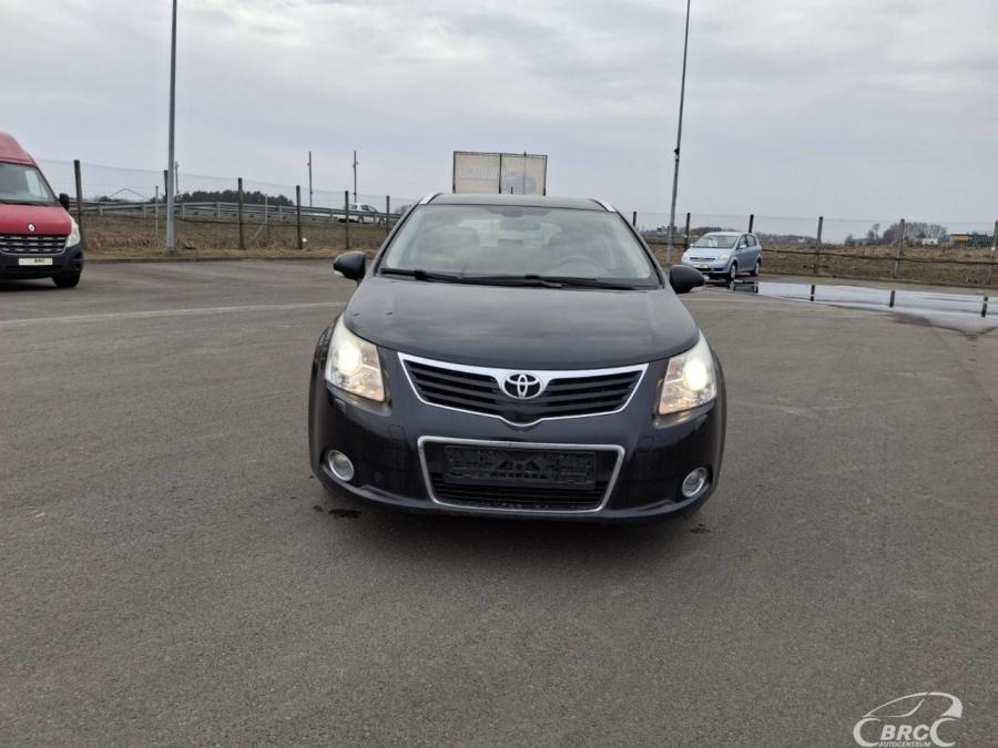 Toyota Avensis 2010 in Vilnius, with an engine capacity of 2.00 L and mileage of 285 thousand km for 3500 €, photo 1 on AUTOMOTO.COM.LV