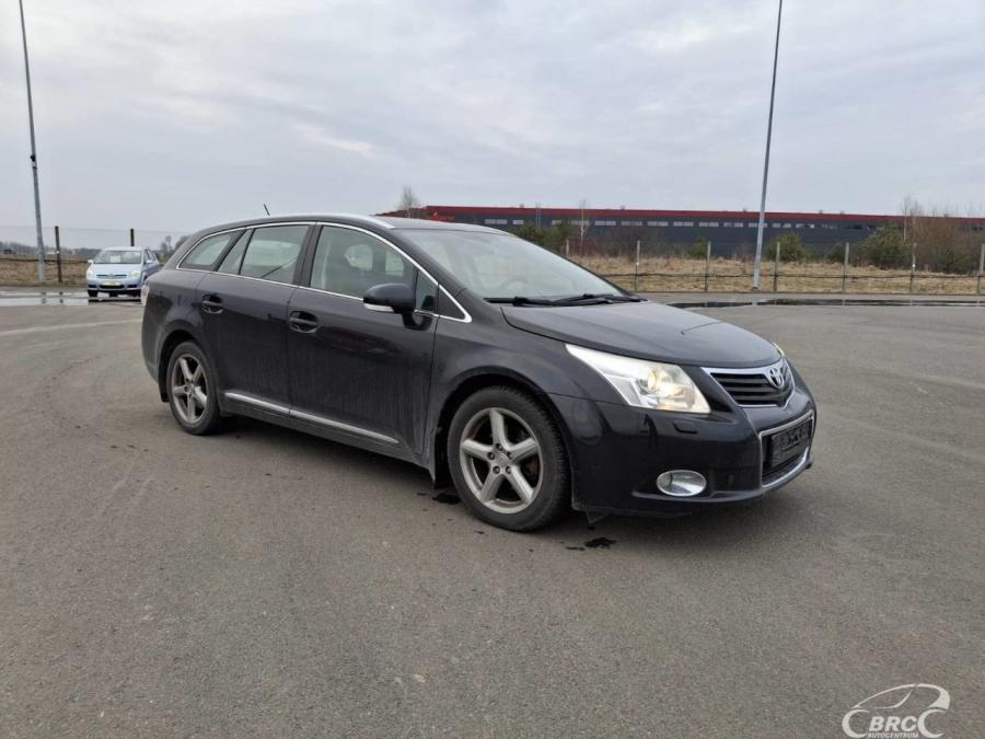 Toyota Avensis 2010 in Vilnius, with an engine capacity of 2.00 L and mileage of 285 thousand km for 3500 €, photo 3 on AUTOMOTO.COM.LV