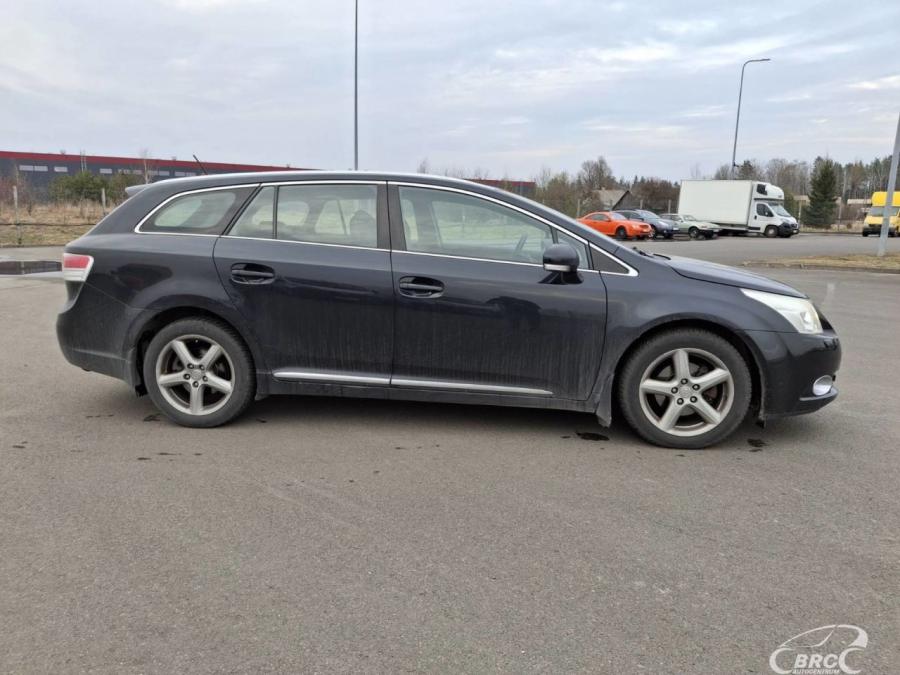 Toyota Avensis 2010 in Vilnius, with an engine capacity of 2.00 L and mileage of 285 thousand km for 3500 €, photo 4 on AUTOMOTO.COM.LV