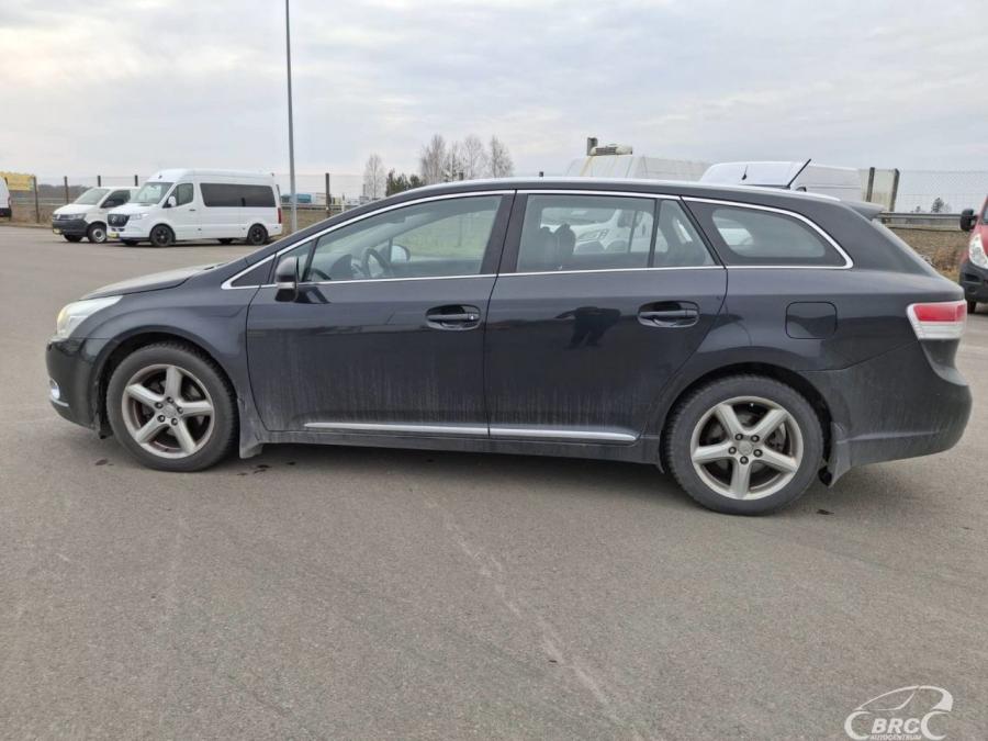 Toyota Avensis 2010 in Vilnius, with an engine capacity of 2.00 L and mileage of 285 thousand km for 3500 €, photo 6 on AUTOMOTO.COM.LV