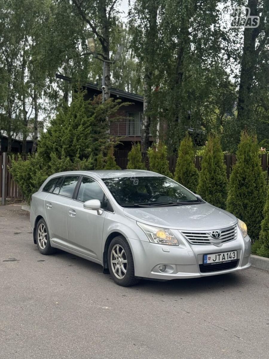 Toyota Avensis 2010 in Vilnius, with an engine capacity of 2.00 L and mileage of 300 thousand km for 2200 €, photo 1 on AUTOMOTO.COM.LV