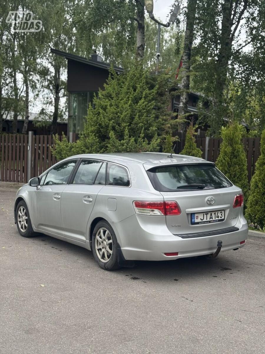 Toyota Avensis 2010 in Vilnius, with an engine capacity of 2.00 L and mileage of 300 thousand km for 2200 €, photo 4 on AUTOMOTO.COM.LV
