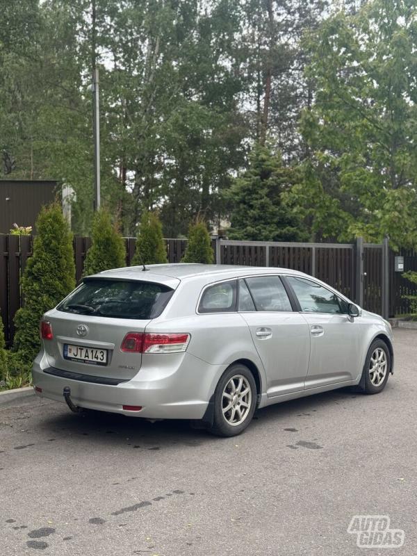 Toyota Avensis 2010 in Vilnius, with an engine capacity of 2.00 L and mileage of 300 thousand km for 2200 €, photo 4 on AUTOMOTO.COM.LV