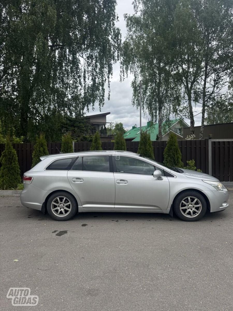Toyota Avensis 2010 in Vilnius, with an engine capacity of 2.00 L and mileage of 300 thousand km for 2200 €, photo 8 on AUTOMOTO.COM.LV