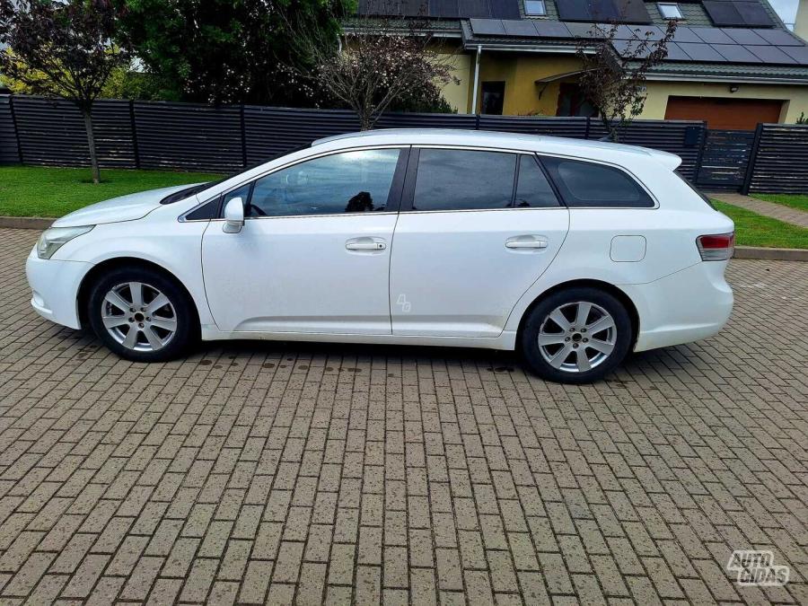 Toyota Avensis 2010 Viļņa, ar dzinēja tilpumu 2.20 L un nobraukumu 270 tūkst. km par 1800 €, foto 7 vietnē AUTOMOTO.COM.LV