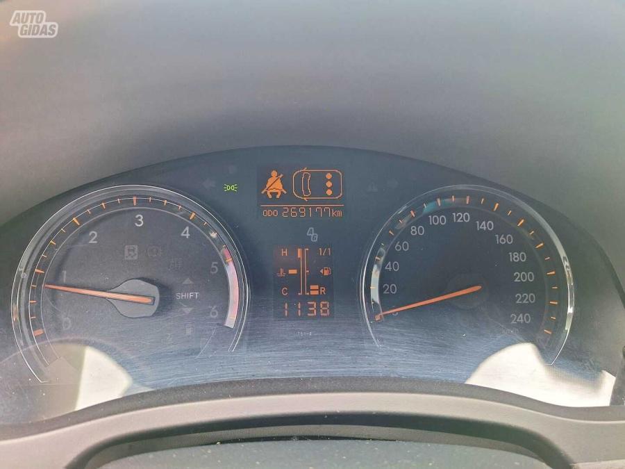 Toyota Avensis 2010 Viļņa, ar dzinēja tilpumu 2.20 L un nobraukumu 270 tūkst. km par 1800 €, foto 12 vietnē AUTOMOTO.COM.LV
