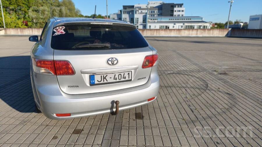 Toyota Avensis 2010 Rīga, ar dzinēja tilpumu 2.20 L un nobraukumu 262 tūkst. km par 4990 €, foto 6 vietnē AUTOMOTO.COM.LV