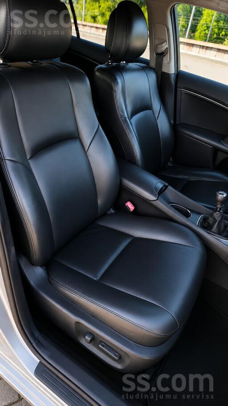 Toyota Avensis 2010 Rīga, ar dzinēja tilpumu 2.20 L un nobraukumu 262 tūkst. km par 4990 €, foto 9 vietnē AUTOMOTO.COM.LV