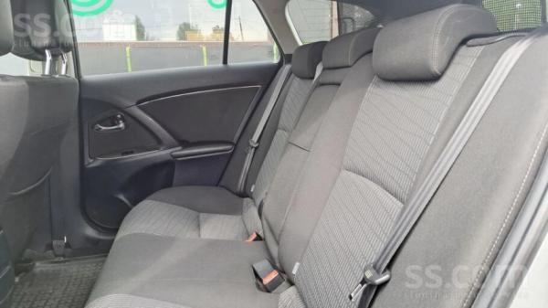 Toyota Avensis 2010 Rīga, ar dzinēja tilpumu 2.20 L un nobraukumu 239 tūkst. km par 3700 €, foto 2 vietnē AUTOMOTO.COM.LV