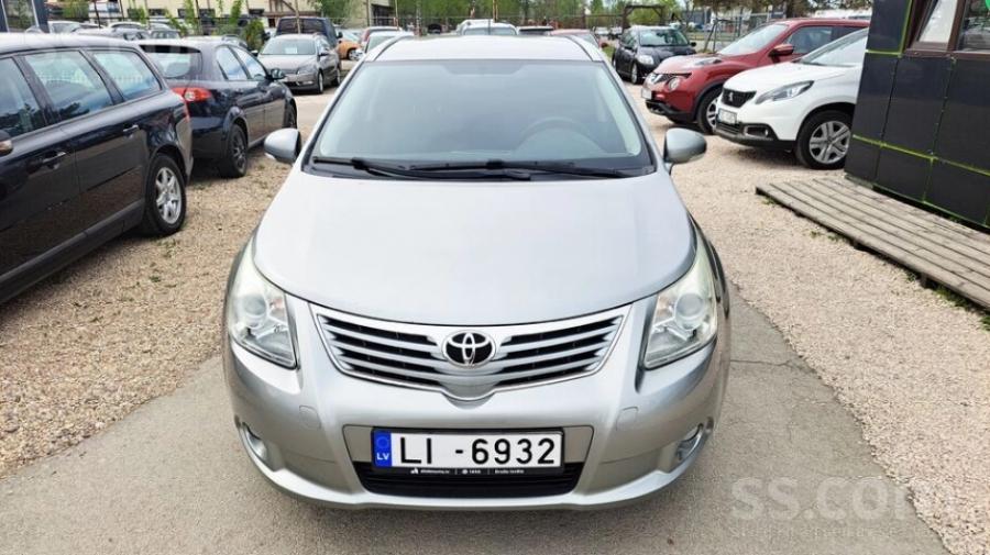 Toyota Avensis 2010 Rīga, ar dzinēja tilpumu 2.20 L un nobraukumu 239 tūkst. km par 3700 €, foto 12 vietnē AUTOMOTO.COM.LV