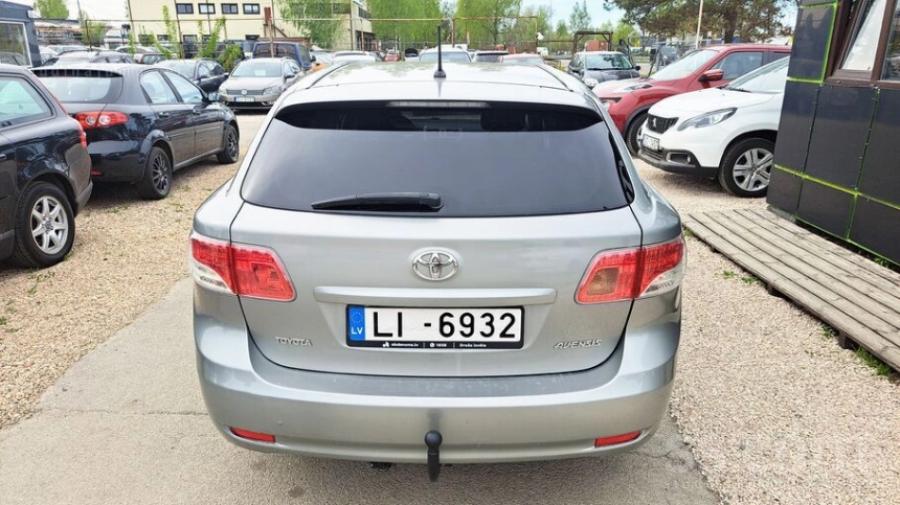 Toyota Avensis 2010 Rīga, ar dzinēja tilpumu 2.20 L un nobraukumu 239 tūkst. km par 3700 €, foto 13 vietnē AUTOMOTO.COM.LV