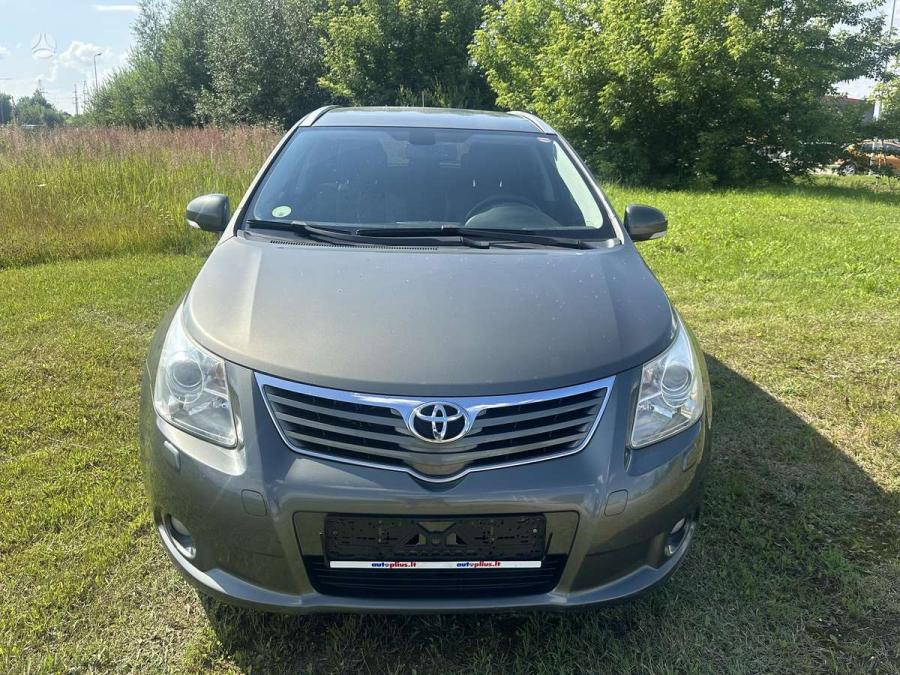 Toyota Avensis 2010 in Ukmerge, with an engine capacity of 2.20 L and mileage of 264 thousand km for 4550 €, photo 3 on AUTOMOTO.COM.LV