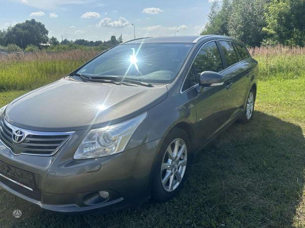Toyota Avensis 2010 in Ukmerge, with an engine capacity of 2.20 L and mileage of 264 thousand km for 4550 €, photo 3 on AUTOMOTO.COM.LV
