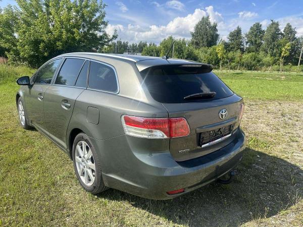 Toyota Avensis 2010 in Ukmerge, with an engine capacity of 2.20 L and mileage of 264 thousand km for 4550 €, photo 4 on AUTOMOTO.COM.LV