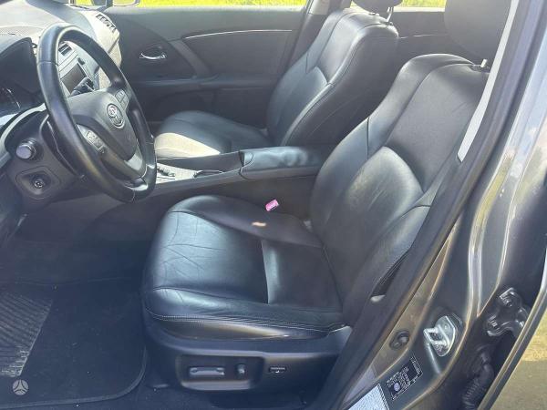 Toyota Avensis 2010 in Ukmerge, with an engine capacity of 2.20 L and mileage of 264 thousand km for 4550 €, photo 7 on AUTOMOTO.COM.LV