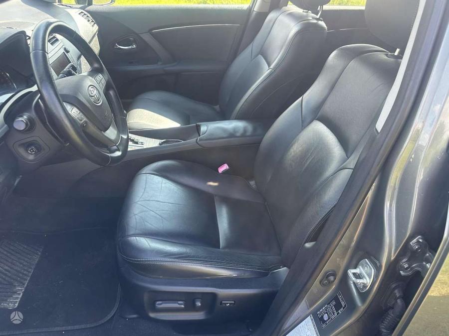 Toyota Avensis 2010 in Ukmerge, with an engine capacity of 2.20 L and mileage of 264 thousand km for 4550 €, photo 8 on AUTOMOTO.COM.LV