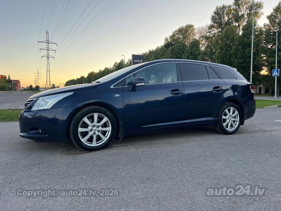 Toyota Avensis 2010 in Narva, with an engine capacity of 2.20 L and mileage of 380 thousand km for 2999 €, photo 11 on AUTOMOTO.COM.LV