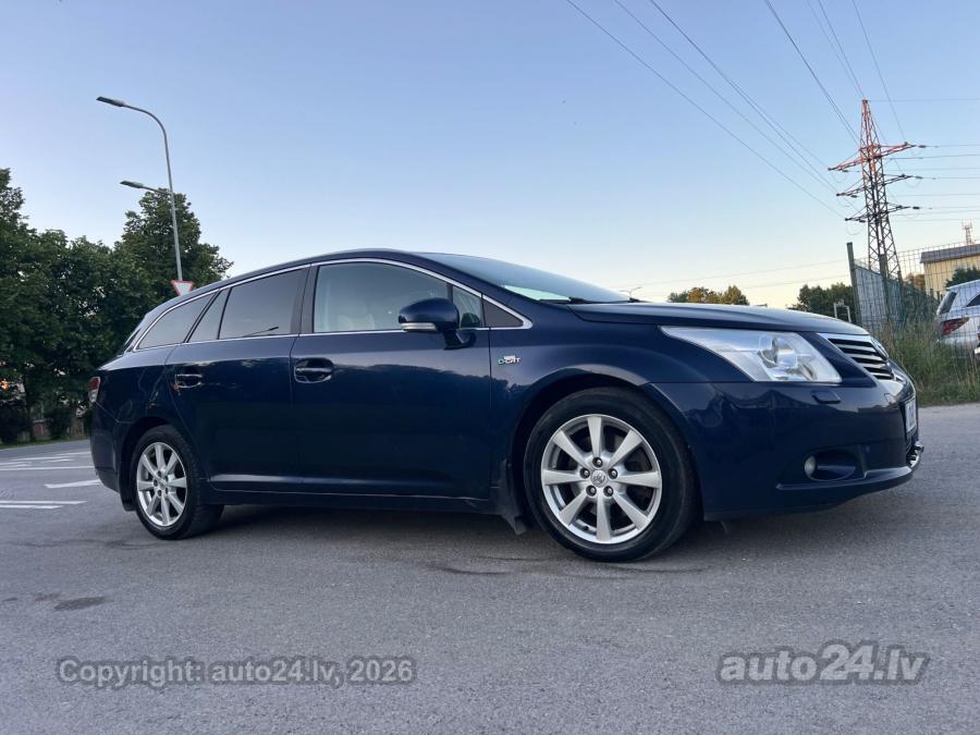 Toyota Avensis 2010 in Narva, with an engine capacity of 2.20 L and mileage of 380 thousand km for 2999 €, photo 16 on AUTOMOTO.COM.LV