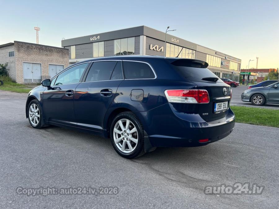 Toyota Avensis 2010 in Narva, with an engine capacity of 2.20 L and mileage of 380 thousand km for 2999 €, photo 17 on AUTOMOTO.COM.LV