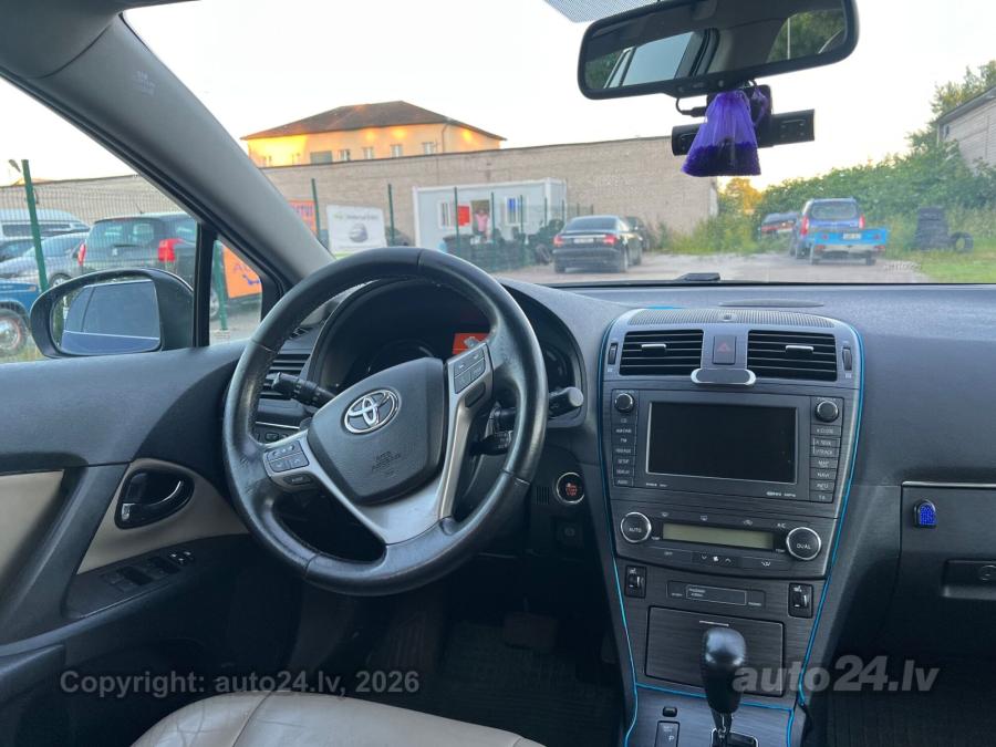 Toyota Avensis 2010 in Narva, with an engine capacity of 2.20 L and mileage of 380 thousand km for 2999 €, photo 20 on AUTOMOTO.COM.LV