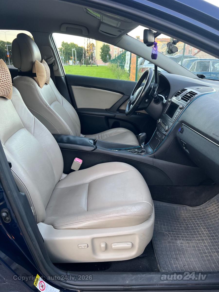 Toyota Avensis 2010 in Narva, with an engine capacity of 2.20 L and mileage of 380 thousand km for 2999 €, photo 25 on AUTOMOTO.COM.LV